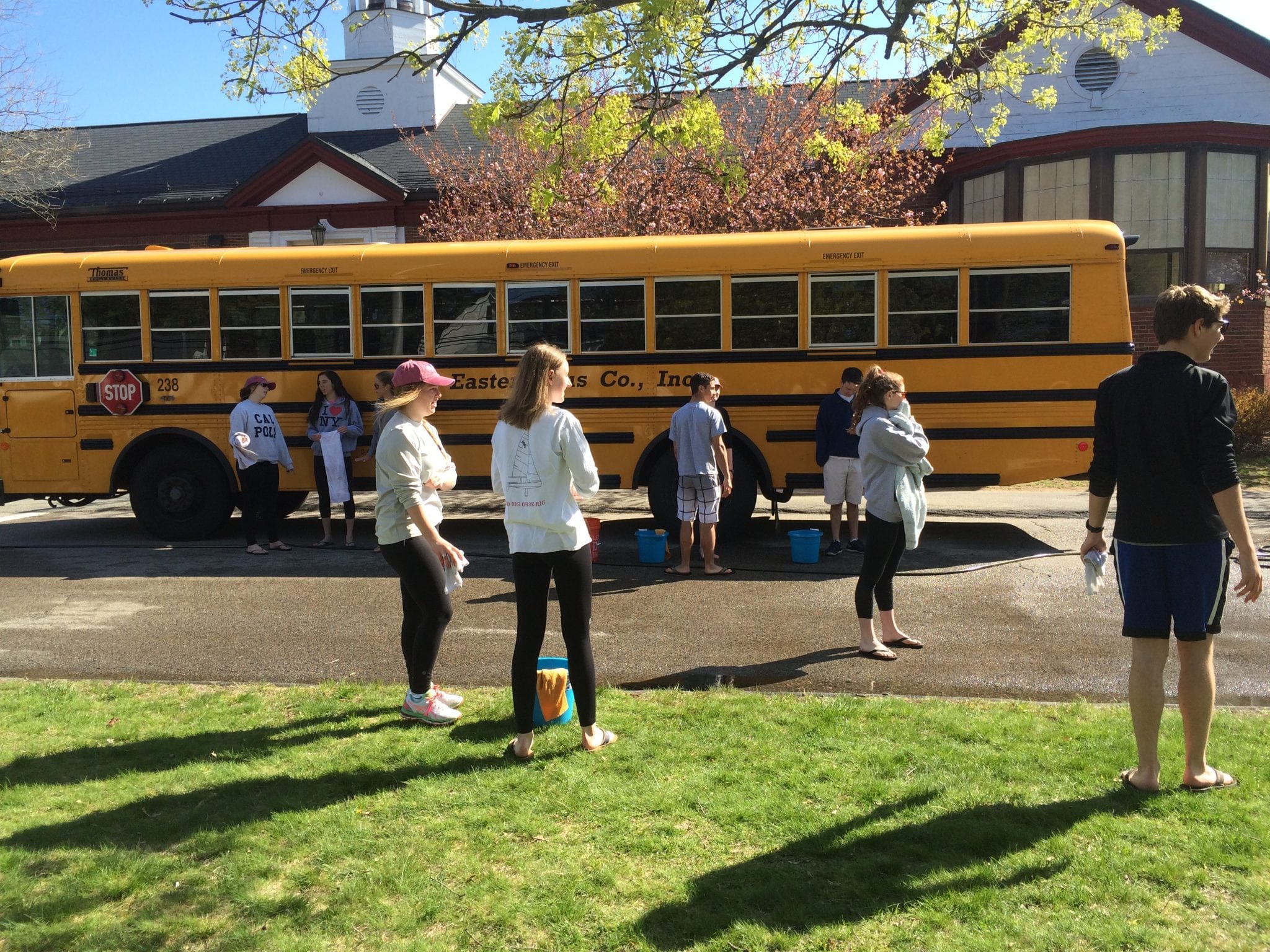 School bus no match for Wellesley High sailing team - The Swellesley Report