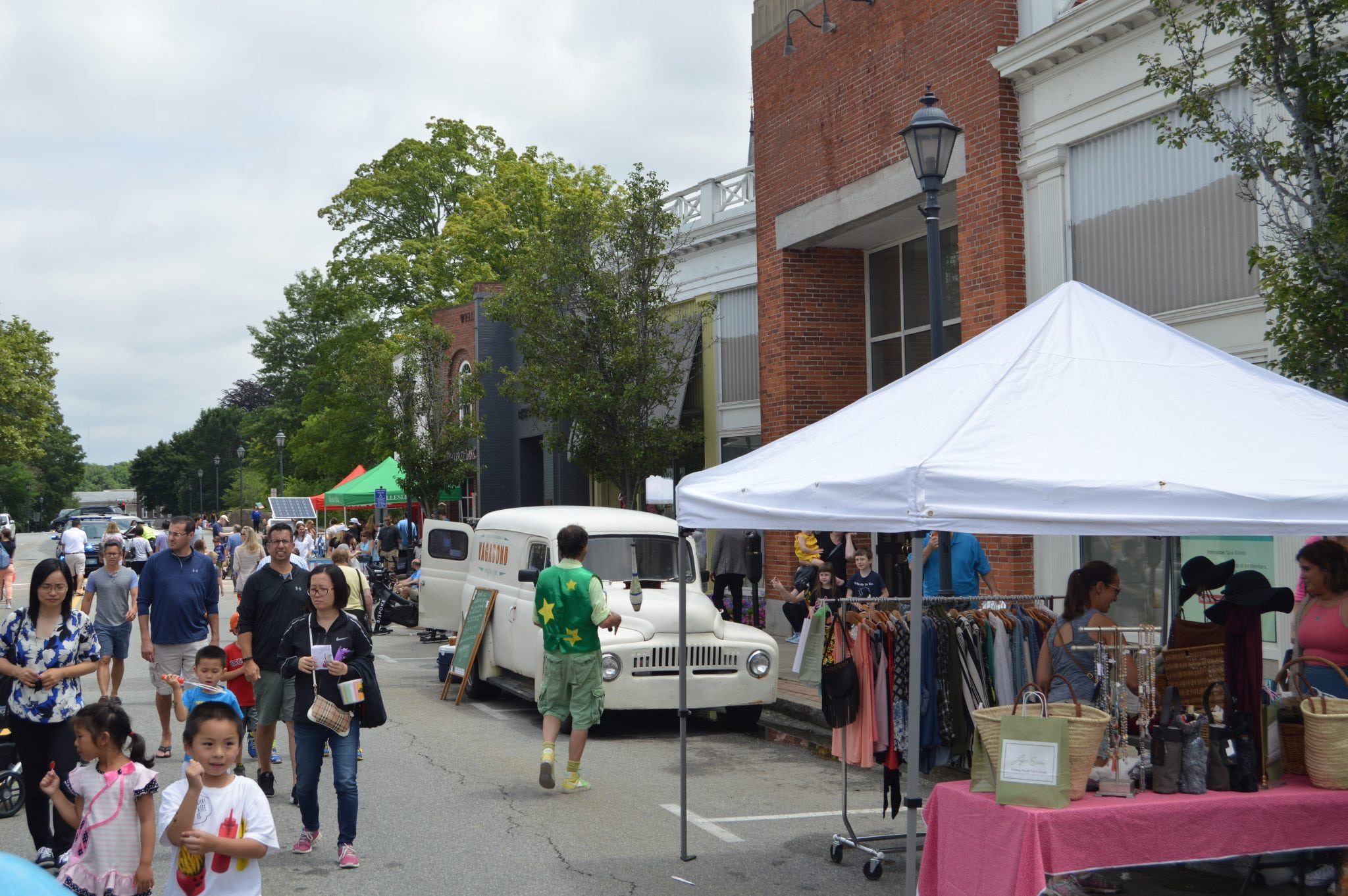 IN PICTURES: Wellesley Square draws big crowd to July Jubilation - The ...