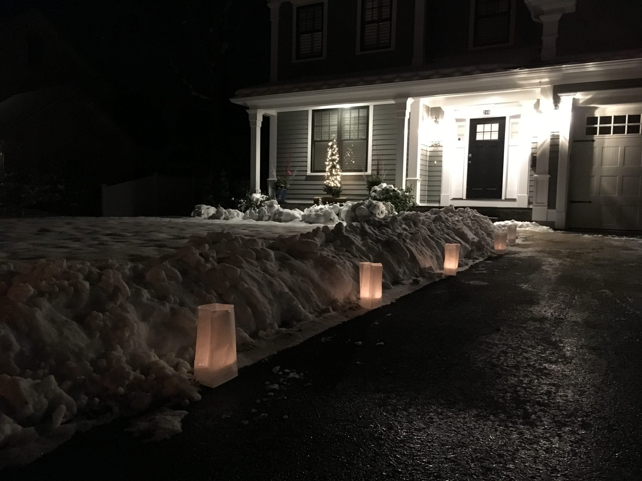 Wellesley glows on Luminary Night - The Swellesley Report