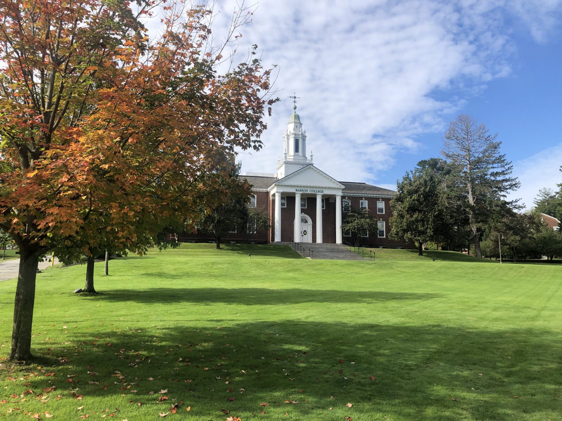 Babson the first of 3 colleges in Wellesley to welcome back the public ...
