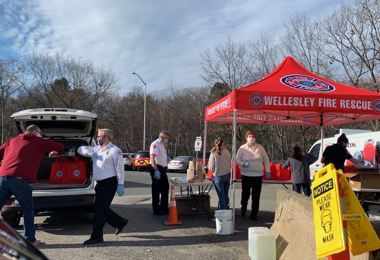 Charity roundup: Wellesley Fire delivers big for Thanksgiving; Kids ...