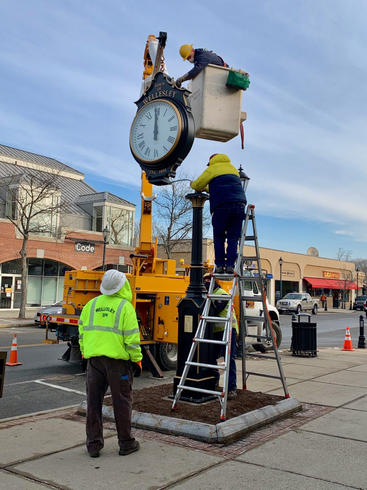 Looking back: Memorable Wellesley photos from 2021 - The Swellesley Report